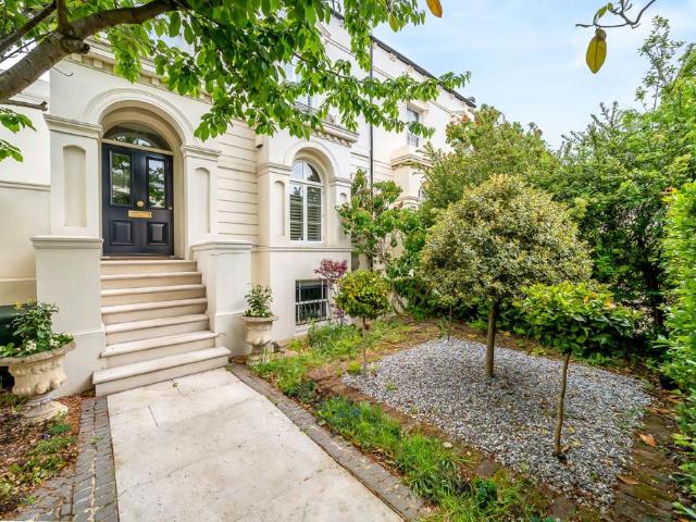 5 bedroom semi detached house for sale