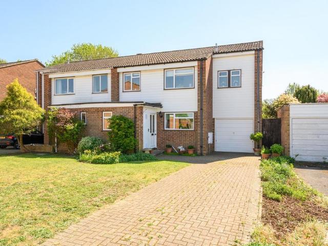 5 bedroom semi detached house for sale