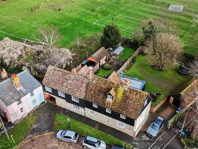 5 bedroom semi detached house for sale