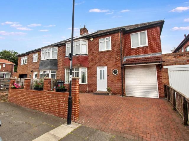 5 bedroom semi detached house for sale