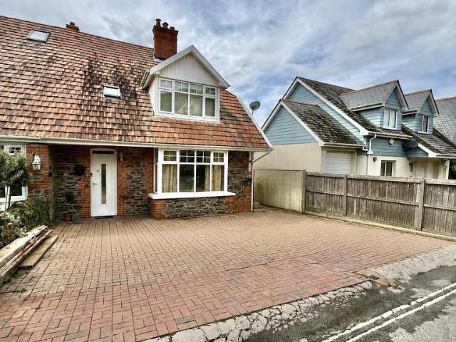 5 bedroom semi detached house for sale