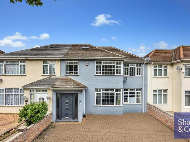 5 bedroom semi detached house for sale