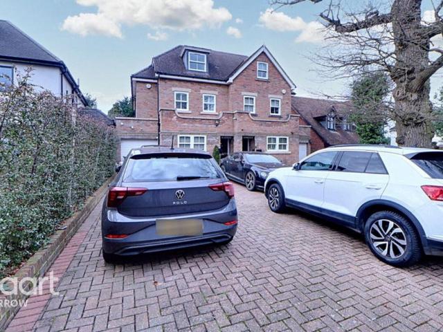 5 bedroom semi detached house for sale