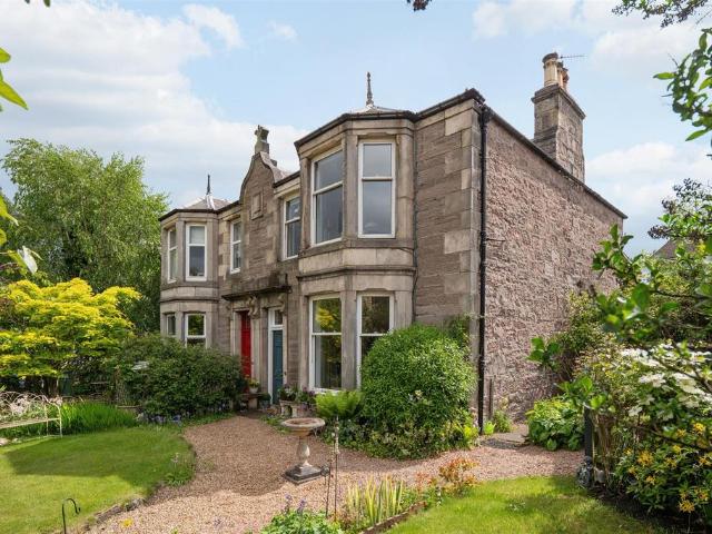 5 bedroom semi detached house for sale