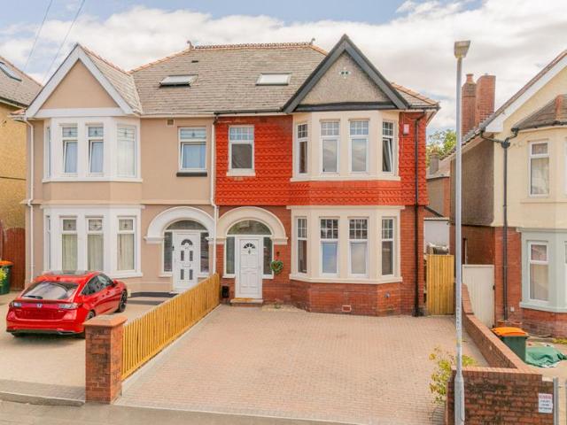 5 bedroom semi detached house for sale