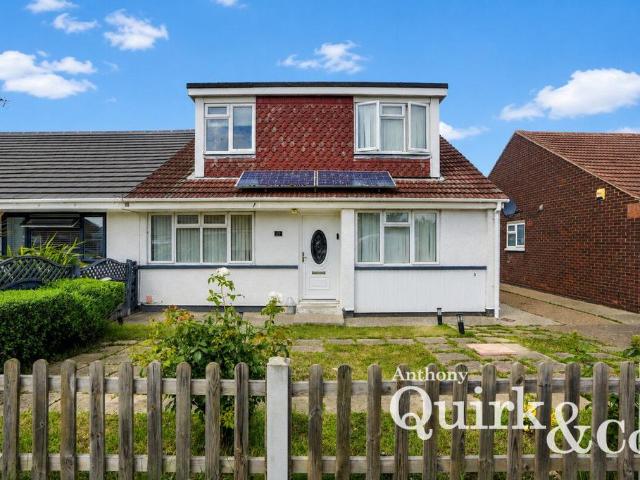 5 bedroom semi detached house for sale