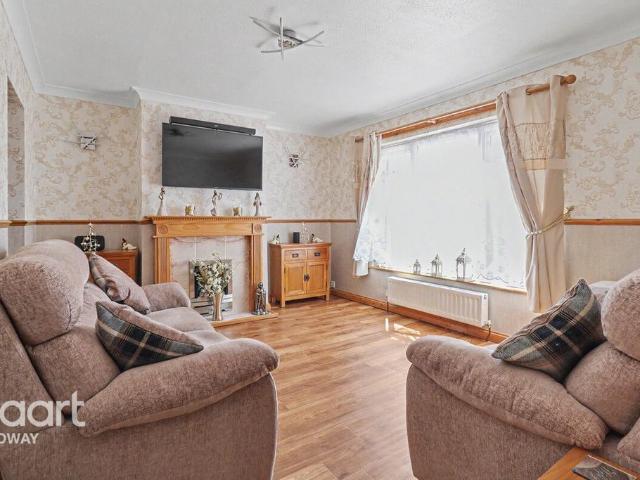 5 bedroom semi detached house for sale