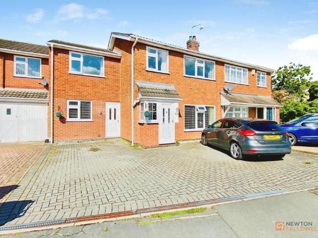 5 bedroom semi detached house for sale