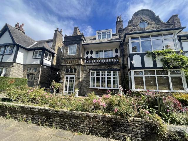 5 bedroom semi detached house for sale