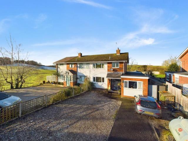 5 bedroom semi detached house for sale