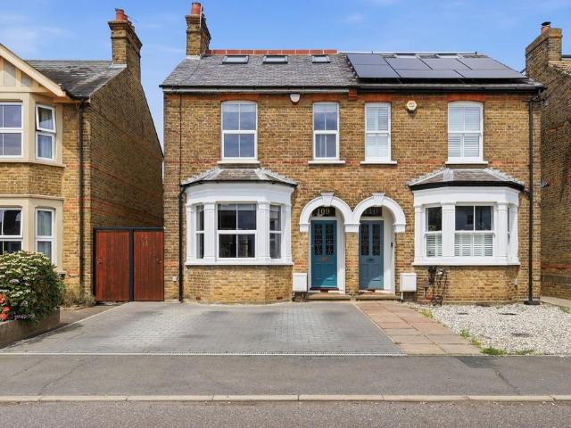 5 bedroom semi detached house for sale