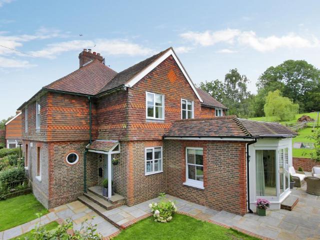 5 bedroom semi detached house for sale