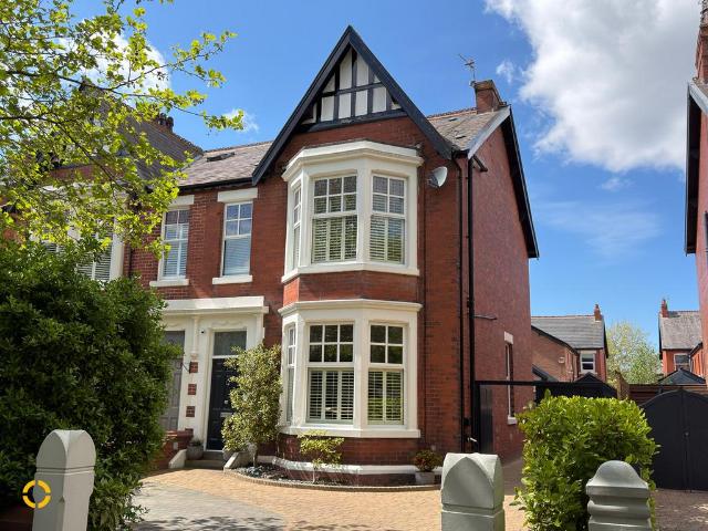 5 bedroom semi detached house for sale
