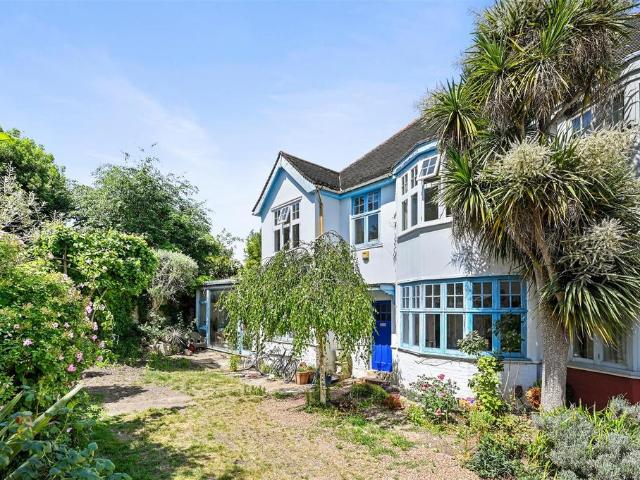 5 bedroom semi detached house for sale