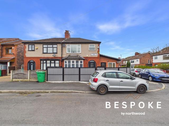 5 bedroom semi detached house for sale