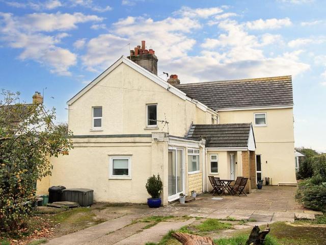 5 bedroom semi detached house for sale