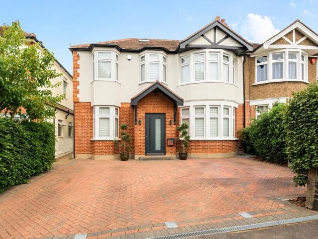5 bedroom semi detached house for sale