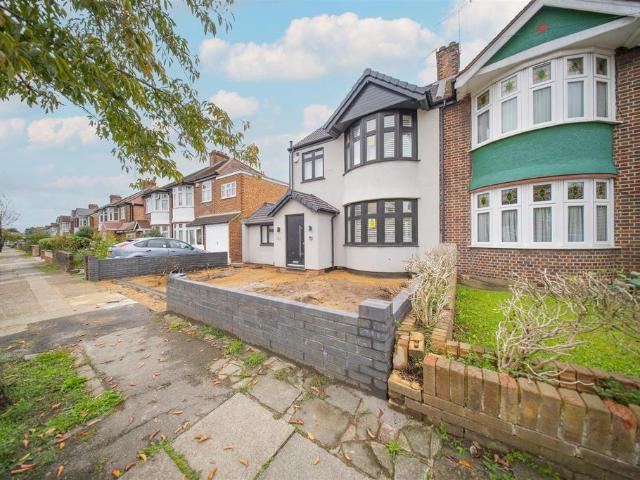 5 bedroom semi detached house for sale