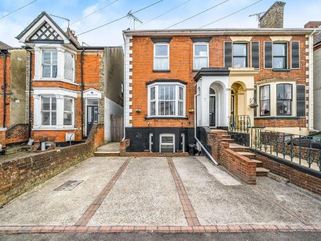 5 bedroom semi detached house for sale