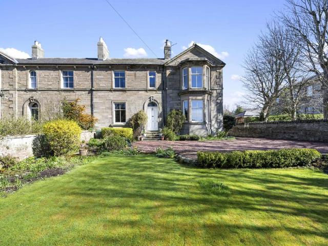 5 bedroom semi detached house for sale