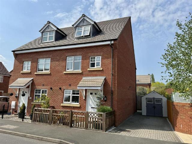 5 bedroom semi detached house for sale