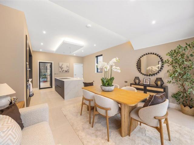 5 bedroom semi detached house for sale