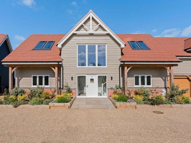 5 bedroom semi detached house for sale