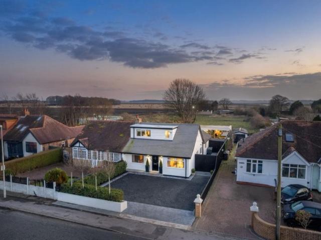 5 bedroom semi detached house for sale