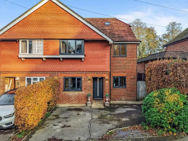 5 bedroom semi detached house for sale