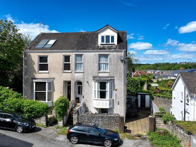 5 bedroom semi detached house for sale