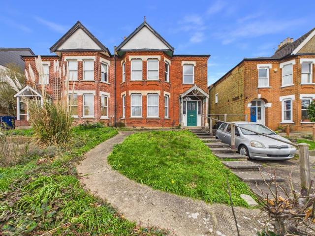 5 bedroom semi detached house for sale