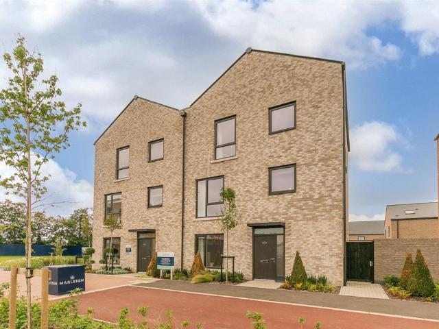 5 bedroom semi detached house for sale