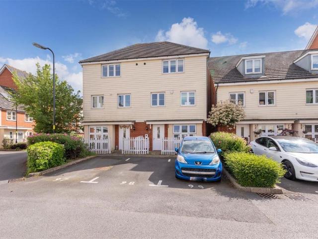 5 bedroom semi detached house for sale
