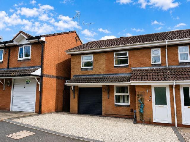 5 bedroom semi detached house for sale