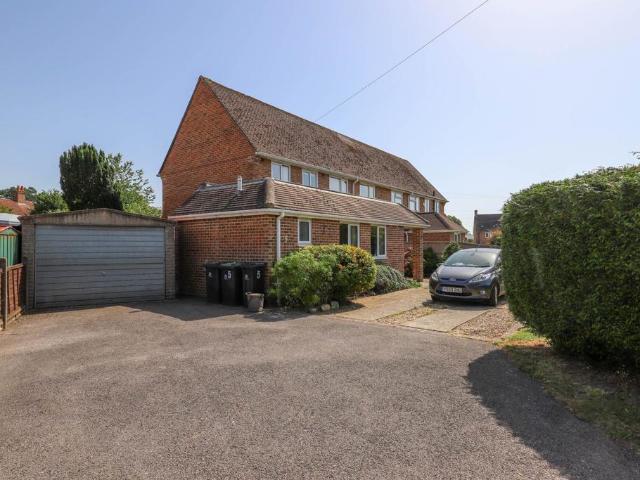 5 bedroom semi detached house for sale