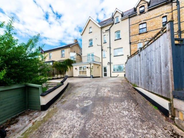 5 bedroom semi detached house for sale