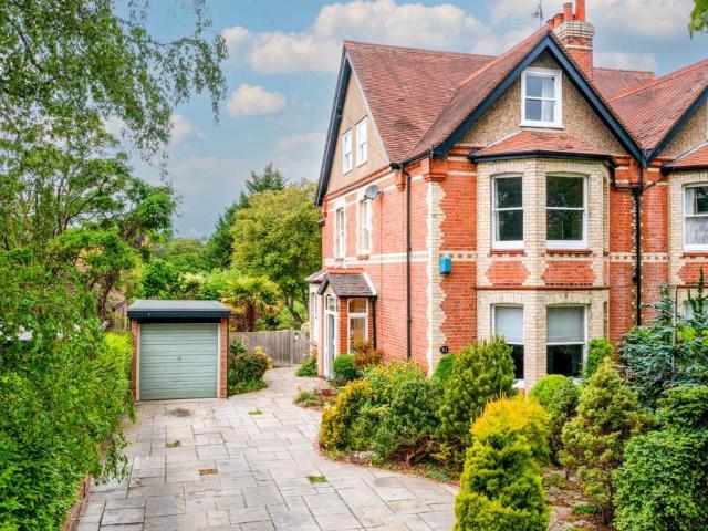 5 bedroom semi detached house for sale