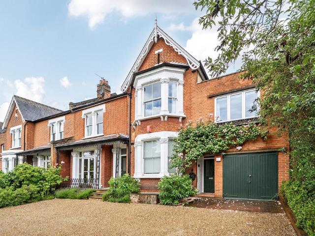 5 bedroom semi detached house for sale