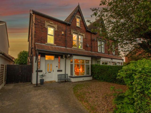 5 bedroom semi detached house for sale