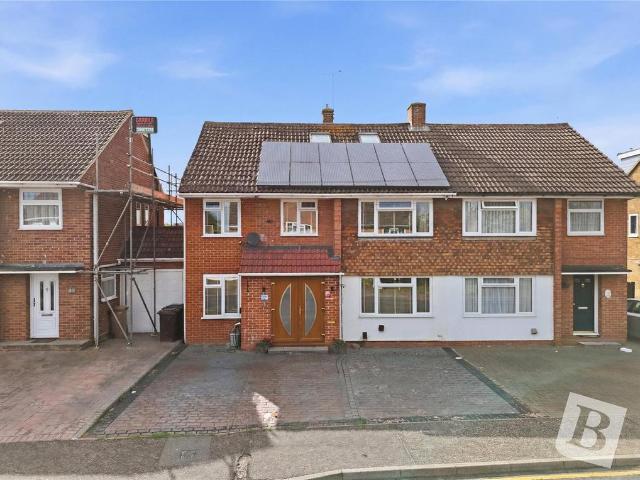 5 bedroom semi detached house for sale