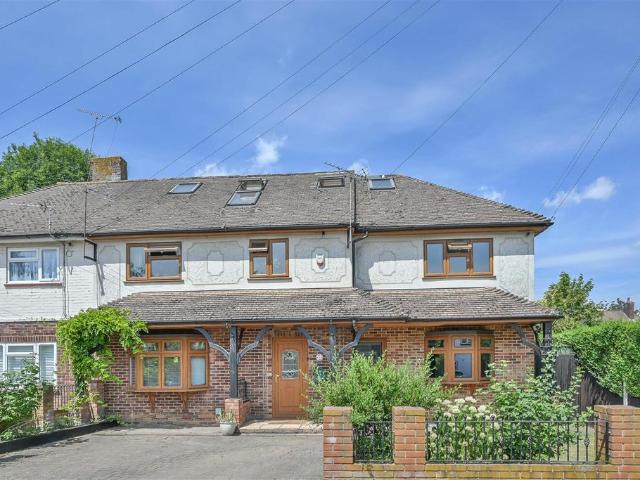 5 bedroom semi detached house for sale