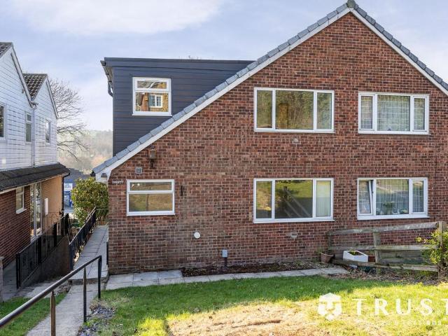 5 bedroom semi detached house for sale