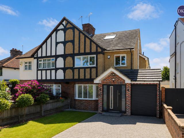 5 bedroom semi detached house for sale