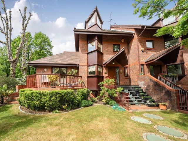 5 bedroom semi detached house for sale