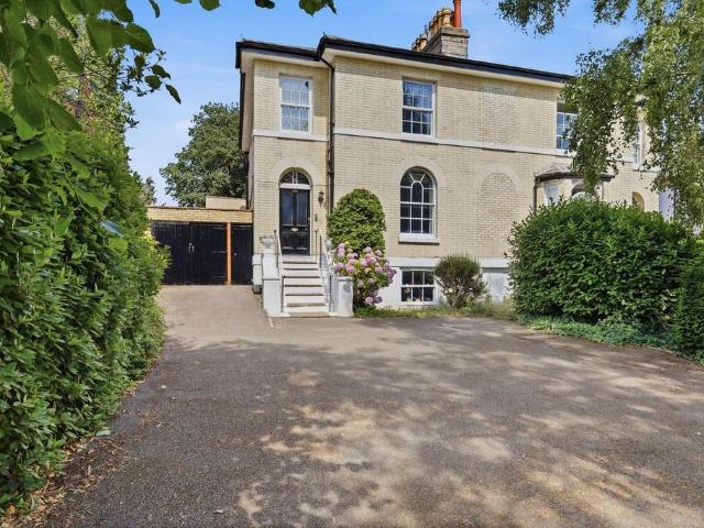 5 bedroom semi detached house for sale