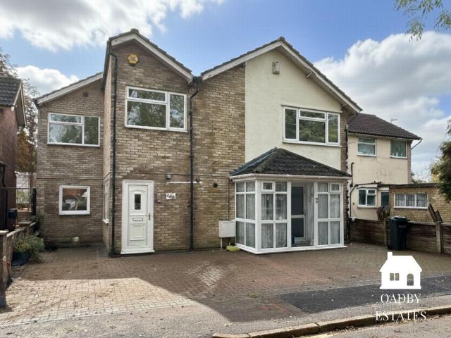 5 bedroom semi detached house for sale