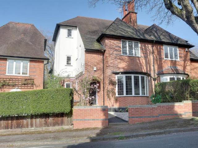5 bedroom semi detached house for sale