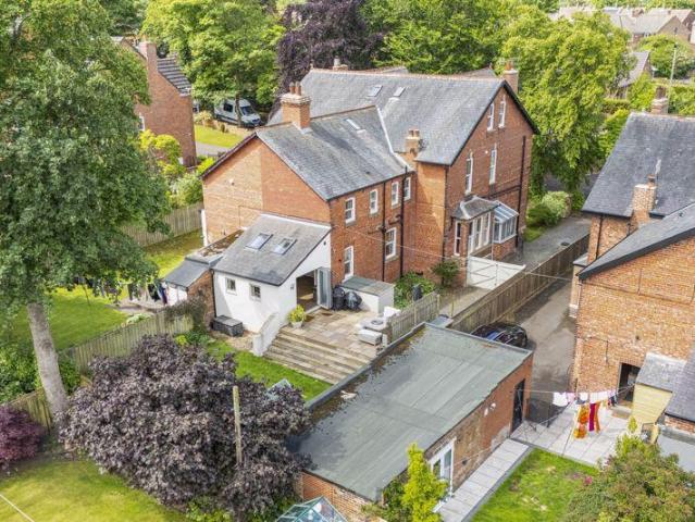 5 bedroom semi detached house for sale