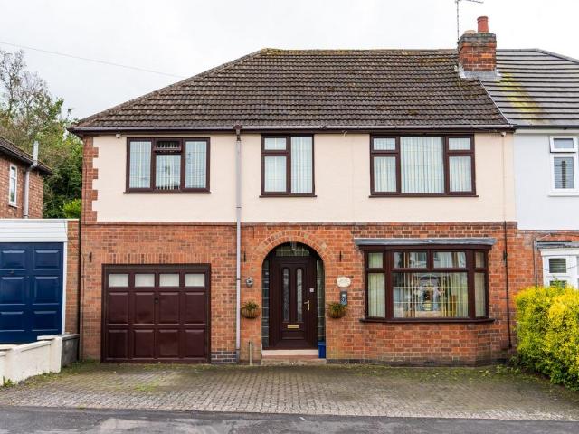 5 bedroom semi detached house for sale
