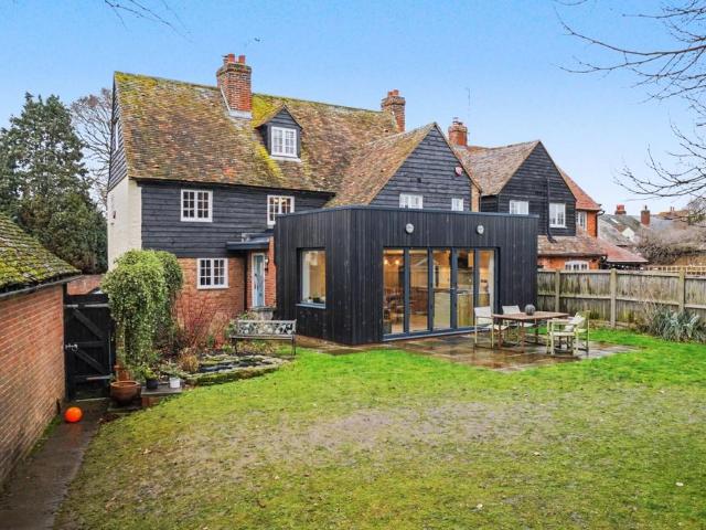 5 bedroom semi detached house for sale